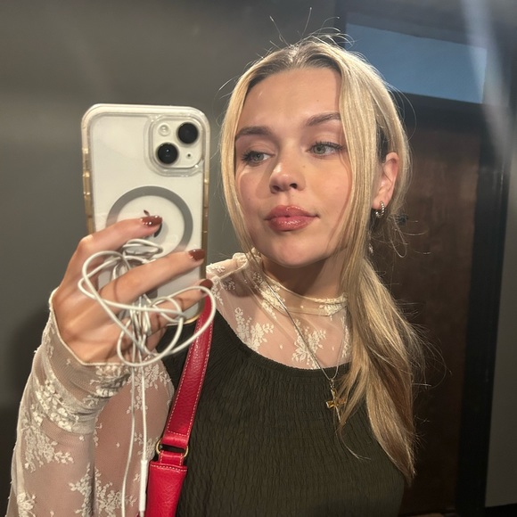 Emily's Closet (@emily052019) | Poshmark